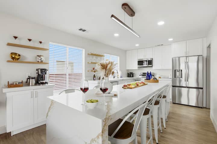 Desert Path Retreat | 3br • Patio • Great Location - Las Vegas, NV