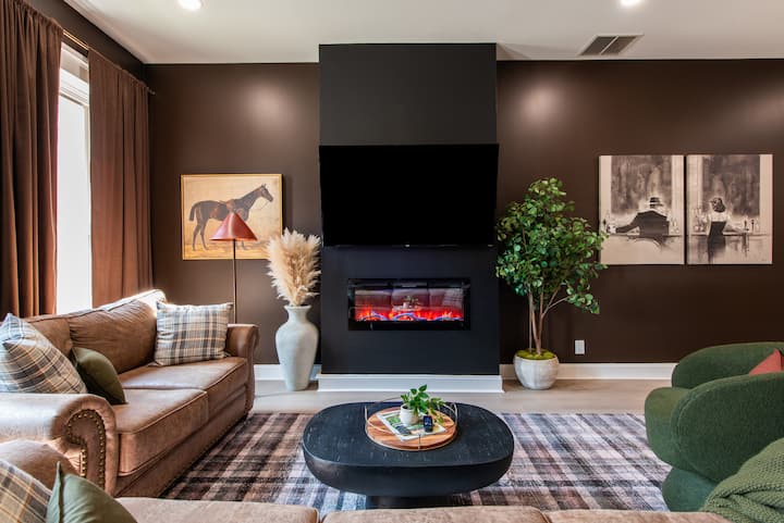 Bourbon & Bridle Near Nulu*king Beds*hot Tub*bbq - Louisville, KY