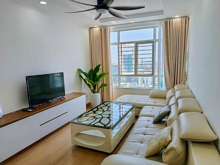 Căn Hộ Xinh Xắn 2 Phòng Ngủ View Thành Phố - Da Nang