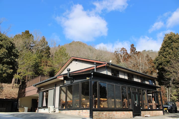 10 名以下でお得に！一軒家を貸し切りで、ゆったりと　～大阪、神戸、京都にも車で1時間の便利さ - 丹波篠山市