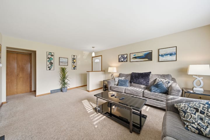 Aurora Fhs Rental - Johnston Dr (2 Bedrooms) - Oswego, IL