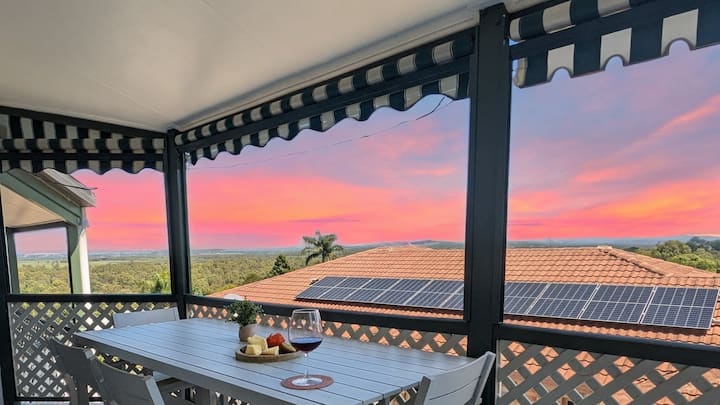 Sunset Views On The Range - Rockhampton