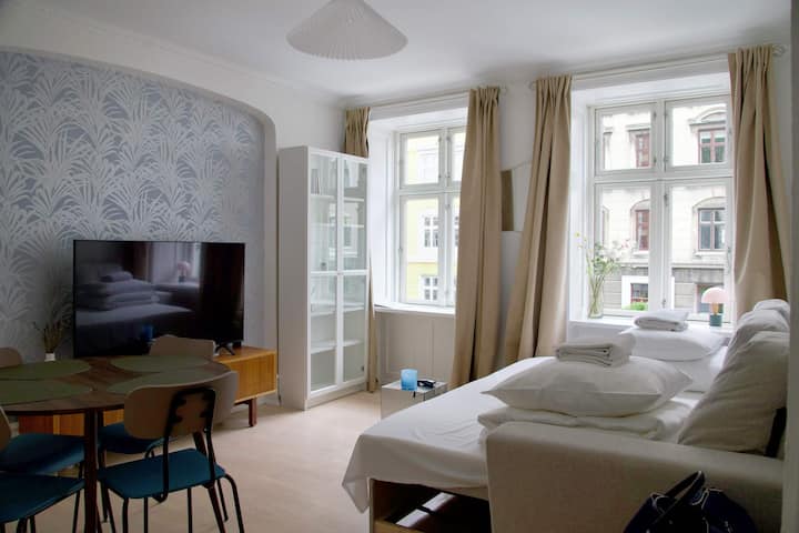 Elegant Frederiksberg Apartment  4 Min To Metro - Kopenhagen