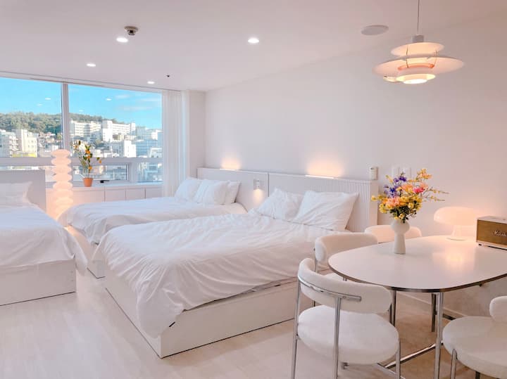 2[new] 홍대입구역 도보 1초/고층 Sunrise City View - Seoul