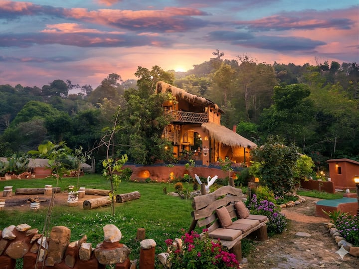 Forest Tree House In A Serene Location - India
