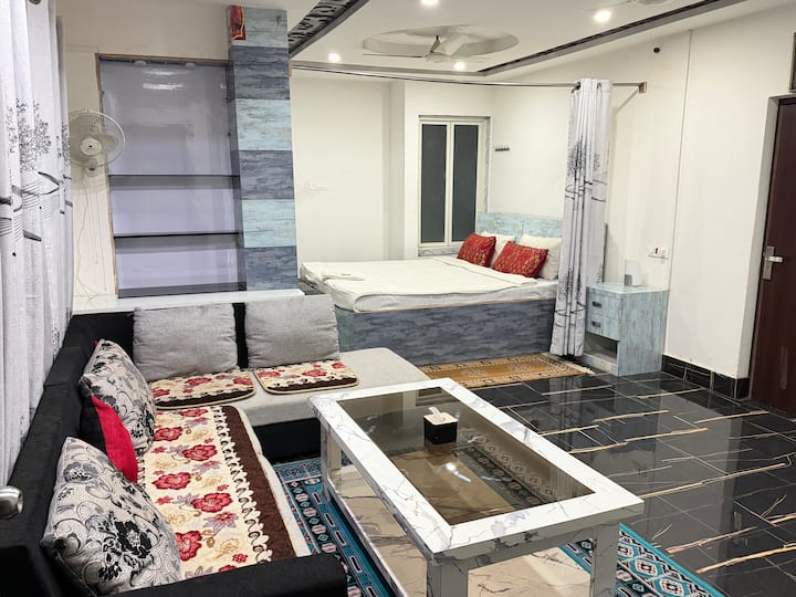 Suite Room With Bathtub In Hotel - シリグリ