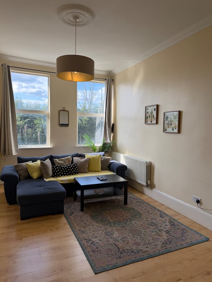 Stylish Bright Spacious Flat In St Leonard’s - Hastings