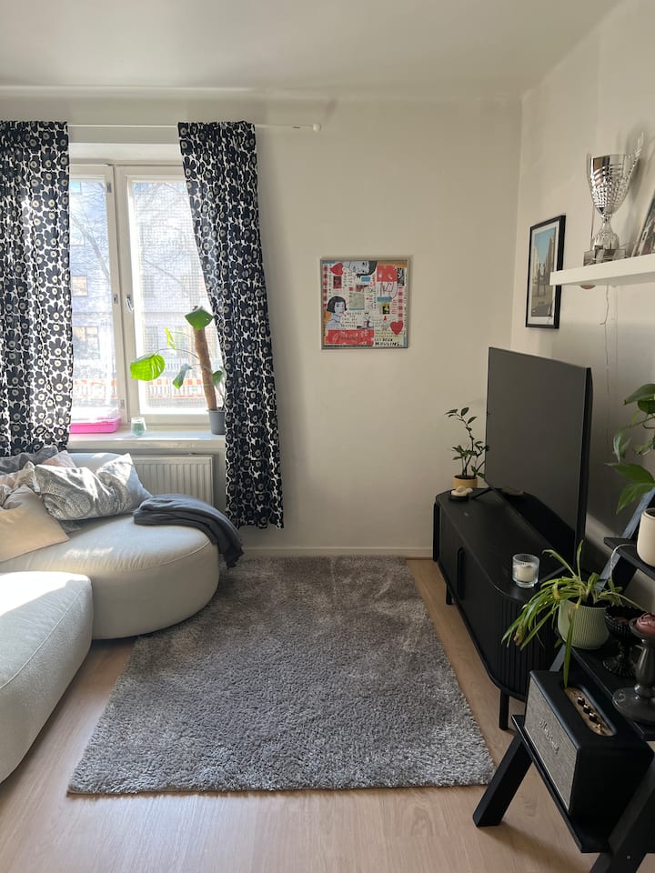 Valoisa Kaksio Hyvällä Sijainnilla - Helsinki