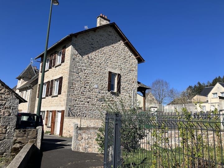Gîte  La Maison D' Alexandrine - Lac de Maury