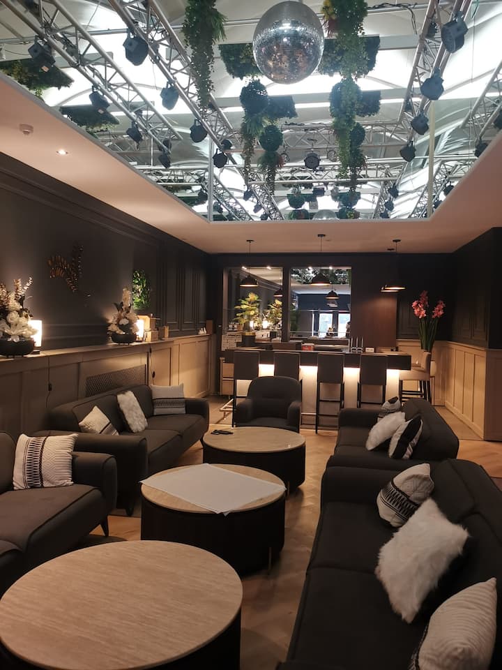 Dinkel Deluxe - Sauna, Jacuzzi, Party - 20 Pers. - Enschede