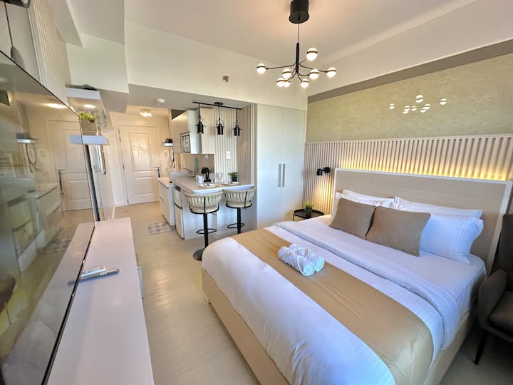 Aeris Suite | Barbados Tower | Queen Bed | Washer - San Fernando