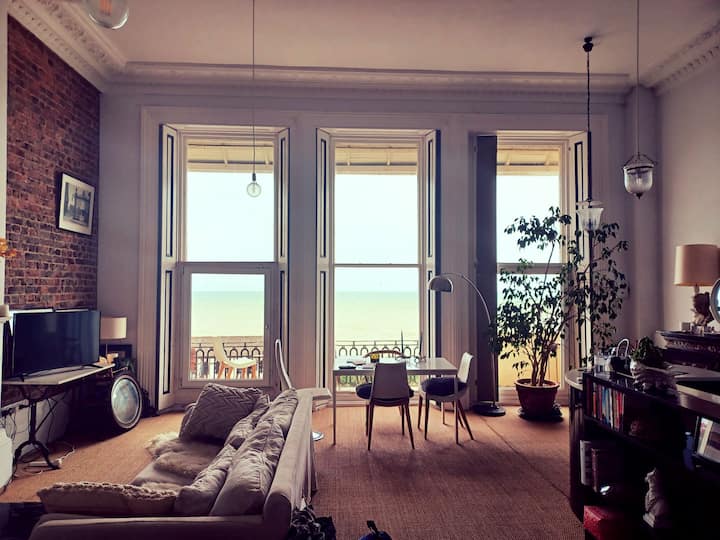 Fabulous First Floor Flat Overlooking The Sea - Hastings