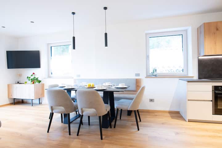 3) Ampio Appartamento Elegante 3 Camere Da Letto. - Tesero