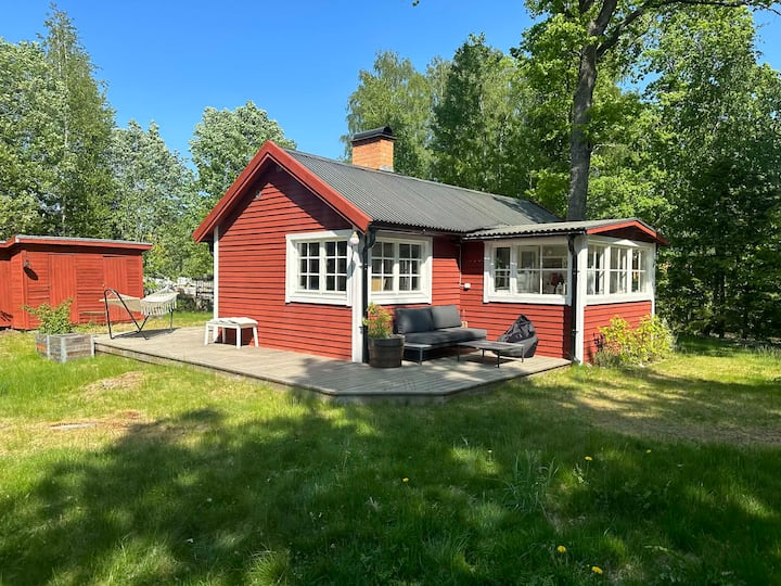 Cozy Cottage With Terrace, Garden & Nature - Sweden