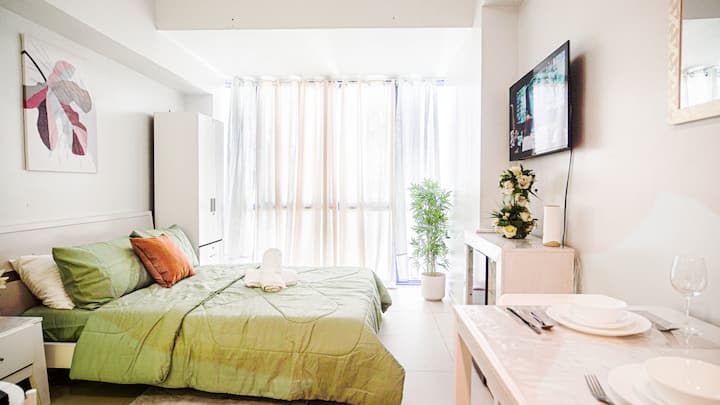 Cozy Living In Cebu – It Park Condo W/ Pool & Gym - Cebu City