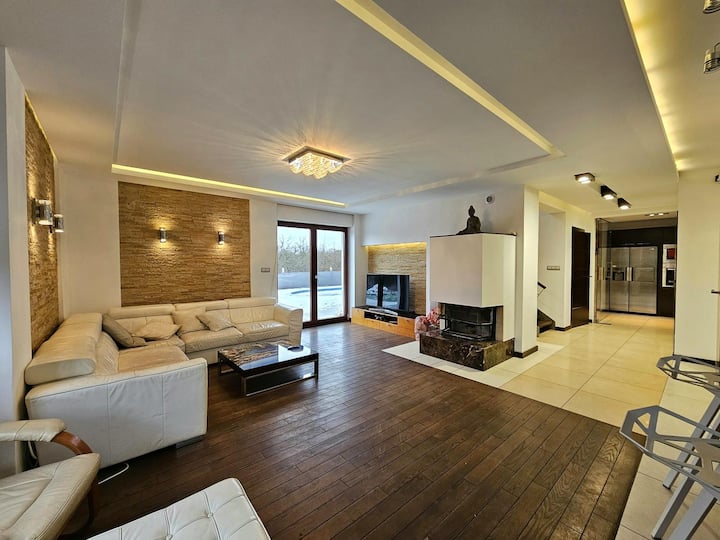 Dom Z Basenem I Sauna Zewnętrzna - 