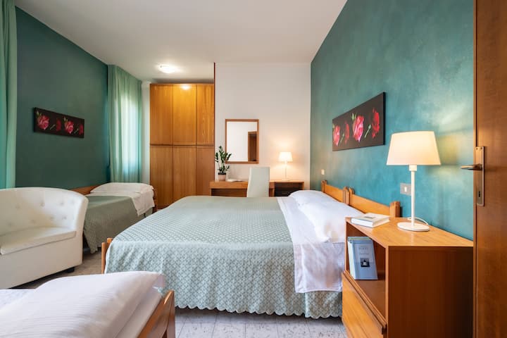 Spacious Room Near The Sea In Follonica - Follonica