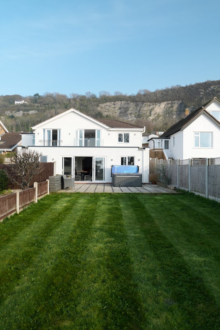 Gorgeous Mini Mansion  | Hot Tub | 5 Mins To Beach - Rhyl