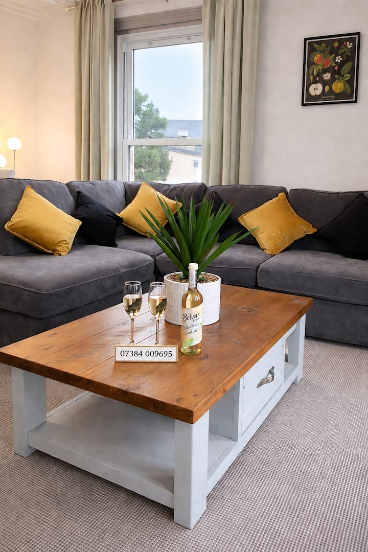 3br Nhs & Medical Penthouse Apartment W/ Parking - Lincoln