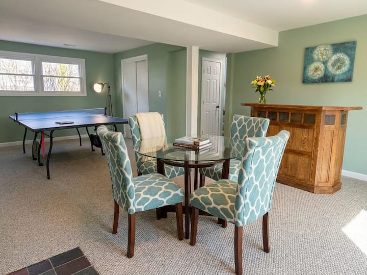Work + Relax + Play | 3br Home W/ Ping Pong Table - Liverpool, NY