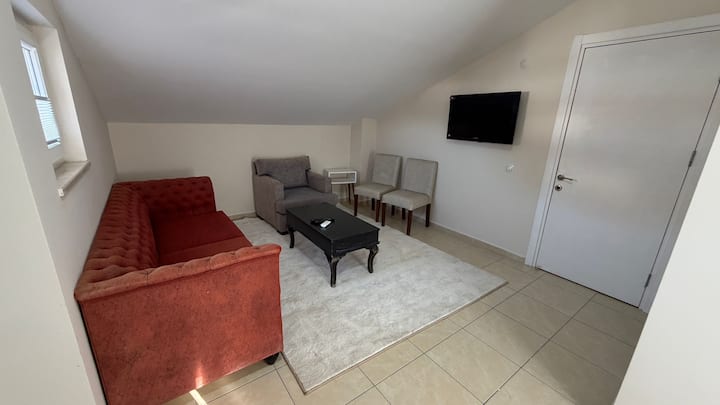 ÇAlış Bölgesinde Sahile Y.mesafesi Eşyalı 1+1daire - Fethiye