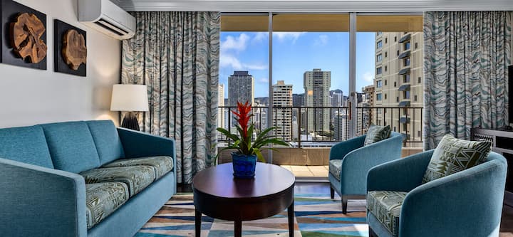 2-bedroom Presidential In Royal Garden At Waikiki - Honolulu, HI