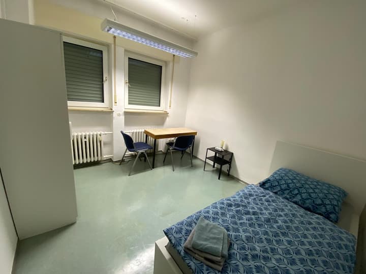 Big 6 Bedroom Apartment In Frankfurt/ Eschborn - Frankfurt