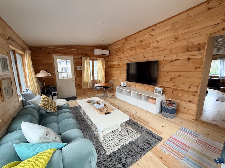 2 Living Rooms • Designed For Families • Kennebunk - Kennebunk, ME