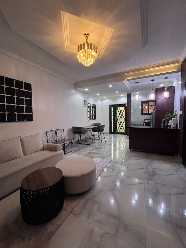 Elegant Modern Family Home With Open-plan Kitchen - Kinshasa