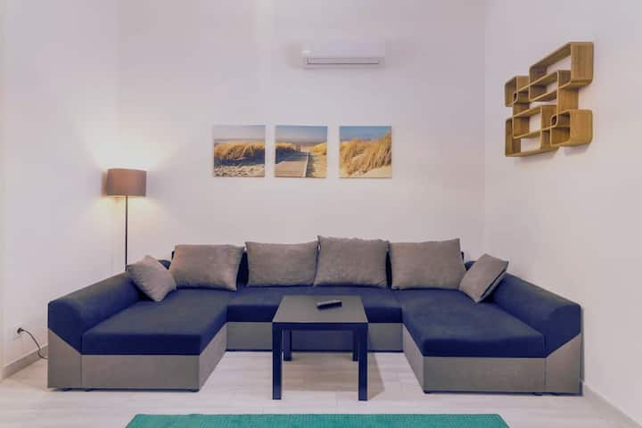 Central Loft Living – District 9 - 4 Guests - Budapest