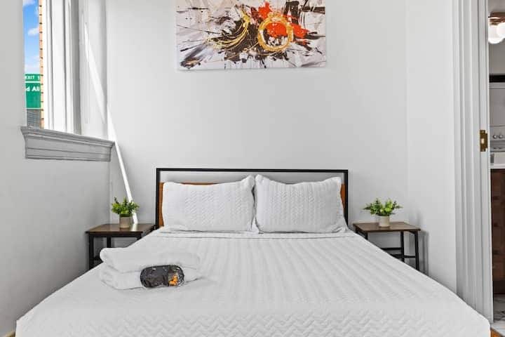 Large Studio | Nearby Parking | Hospitals | 3f - Louisville, KY