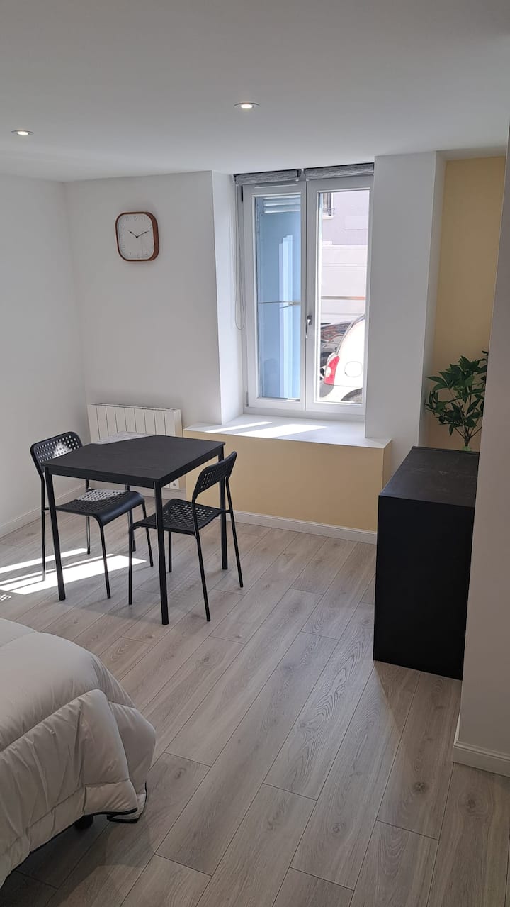 Studio Refait à Neuf Dans Résidence Privative - Chalon-sur-Saône