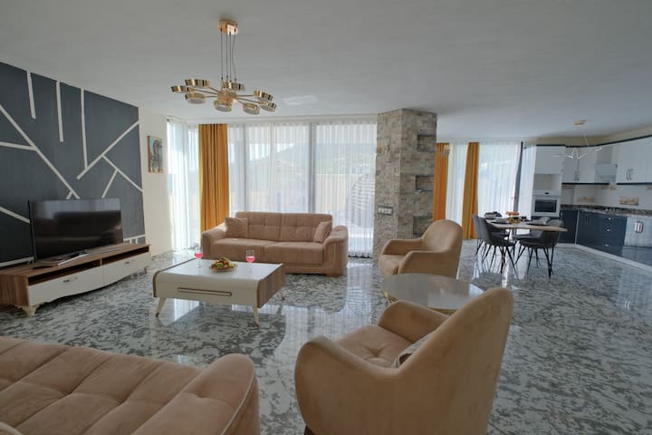 3+1 Villamız Güzel Manzarasıyla 10 Kişi Kalabilir - Kaş