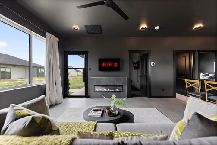 Modern Guest Suite | Private Entry & Comfort - Waxahachie, TX