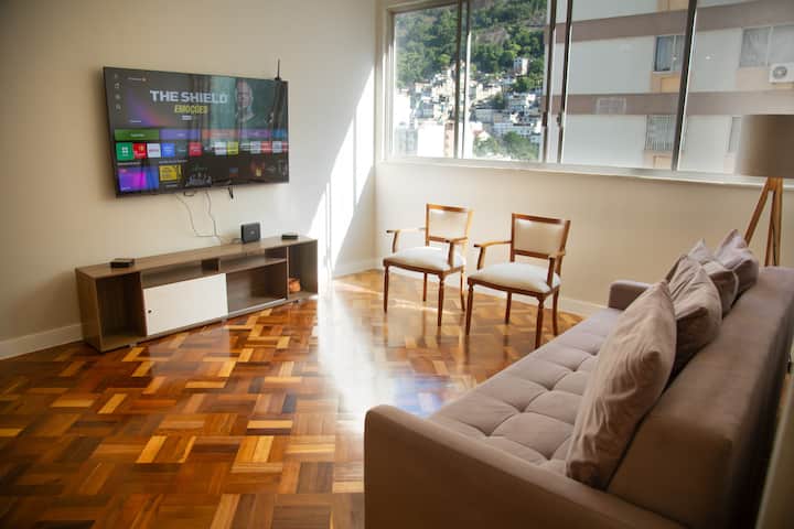 Refúgio Espaçoso Em Copa, 4 Qtos, Garagem, Metrô - Brazil