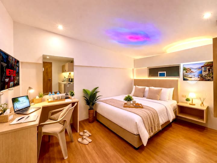 6 Pax Escape • Steps To D’mall • Station 2 - Malay