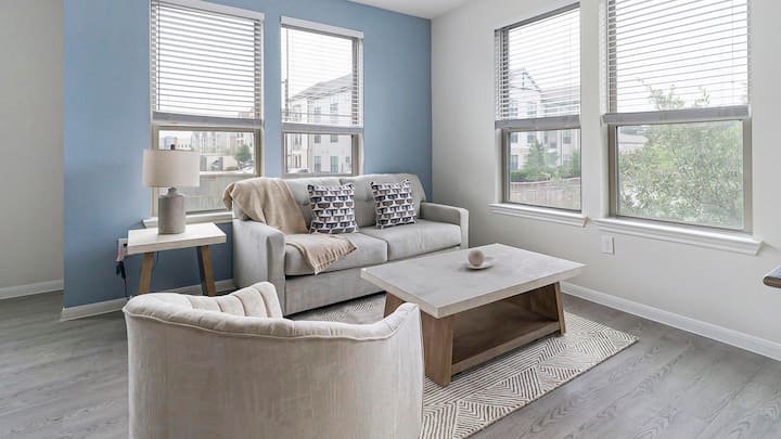 Landing | Amazing 2bd, Gym - Willis, TX