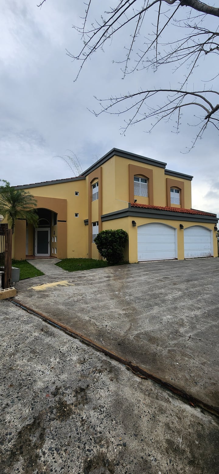 Magical Forest House - Caguas