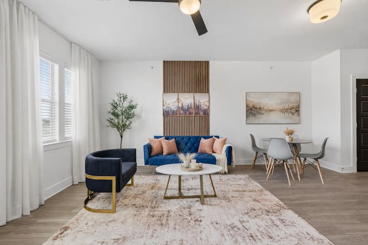 Premium 1 Bedroom Suite | Pool, Gym, Extended Stay - Frisco, TX