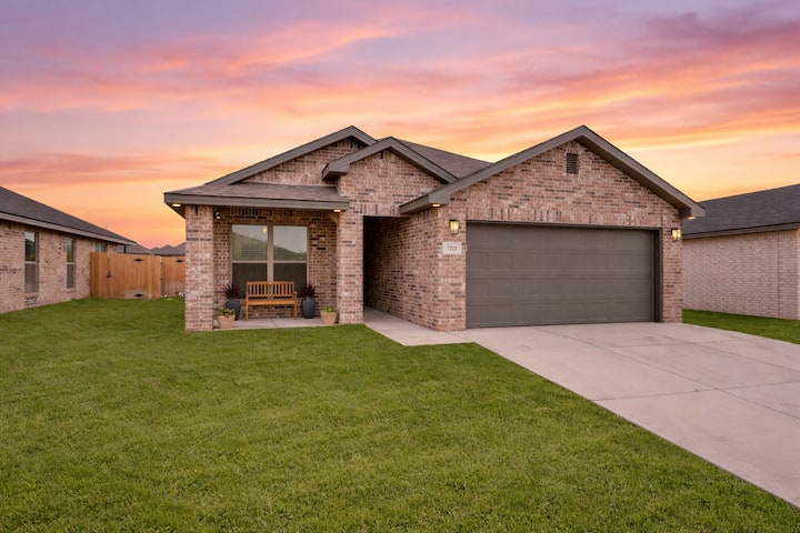 Haven On 8th ~ Premium 4br Retreat Near Ttu - Lubbock, TX