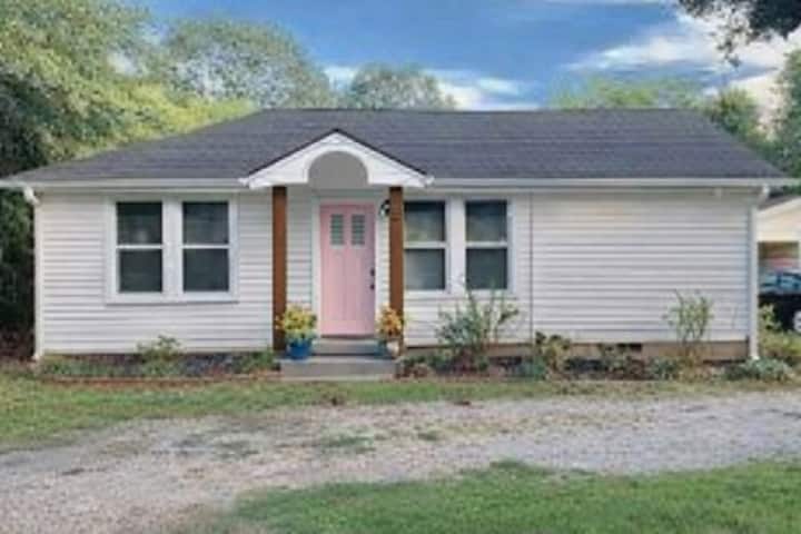 Whitehorse Cottage - Easley, SC