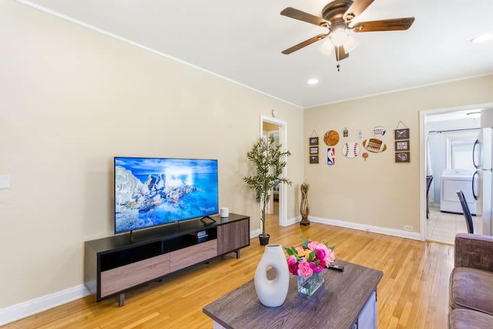 Prime Location Detached Bungalow With King Bed ！ - Pasadena, CA