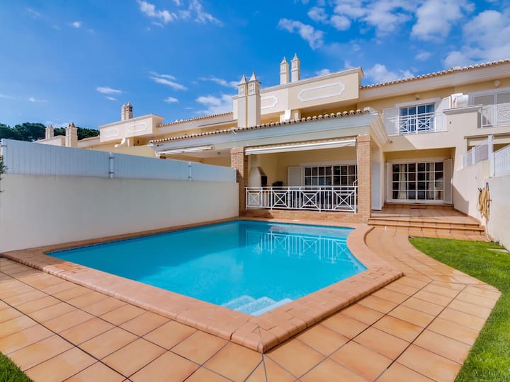 Moradia Islândia Com 4 Quartos E Piscina Privada - Vilamoura