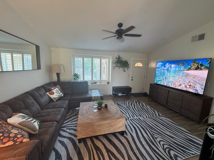 Cozy Resort-style Desert House - Palm Desert, CA