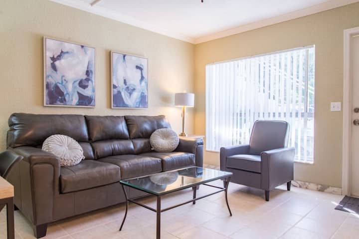 Beautiful Spacious Apt 1bed/1bath Near The Beach - Pompano Beach, FL