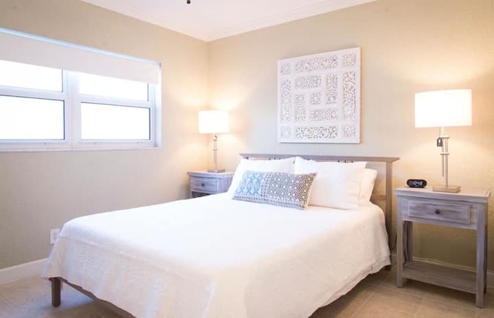 Beautiful Spacious Apt 1bed/1bath Near The Beach - Pompano Beach, FL