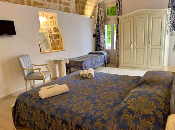 Camera Matrimoniale Classic 3 - Palazzo Piccioli - Gallipoli