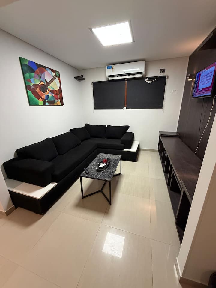 Jr House Sobre Avenida Independencia - Corrientes, Argentina