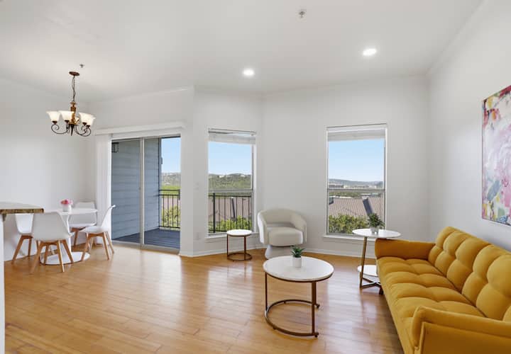 1 Bedroom And Bath  At Hill  View Of Lake Austin - Austin, TX