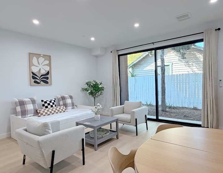 Modern 1br Apt | Free Parking + High-speed Wifi - Pasadena, CA